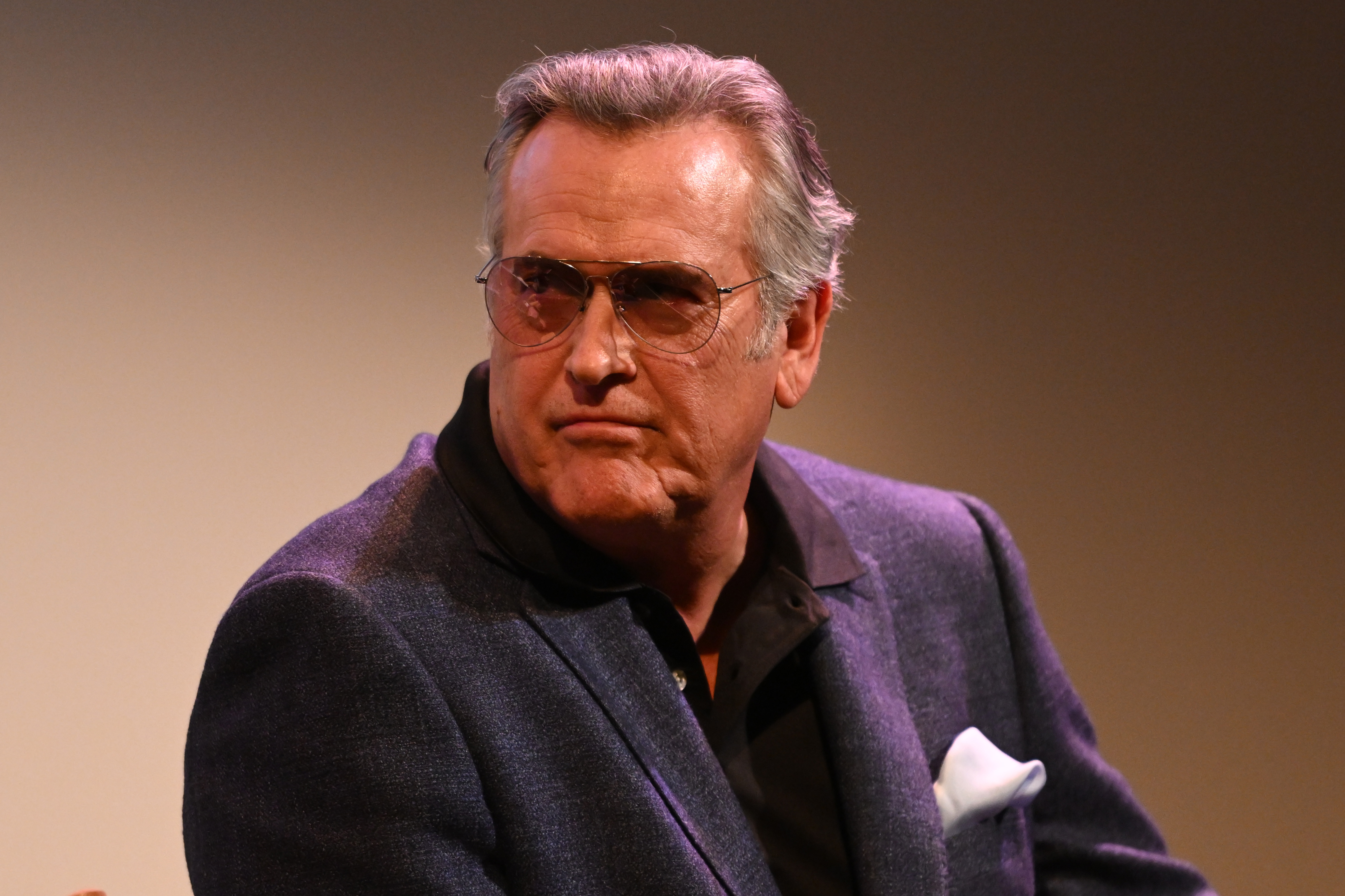 Bruce Campbell diagnosed with ‘treatable’ but not ‘curable’ cancer ...