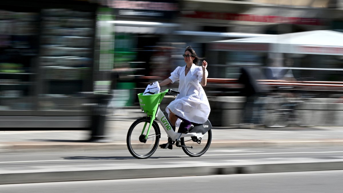 How to stay safe on electric bikes – NBC New York