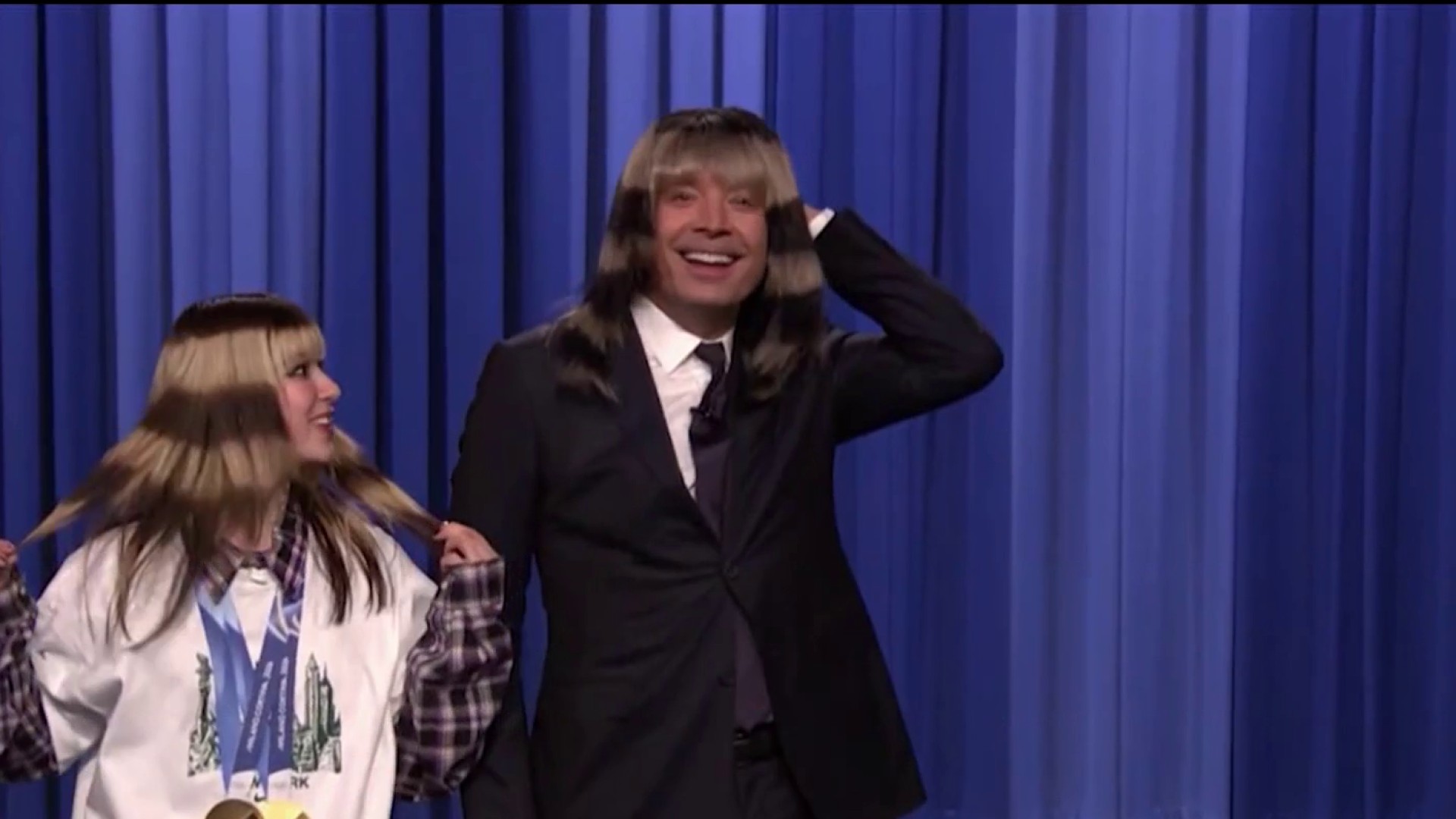 Alysa Liu surprises Jimmy Fallon, gifts him iconic wig – NBC New York