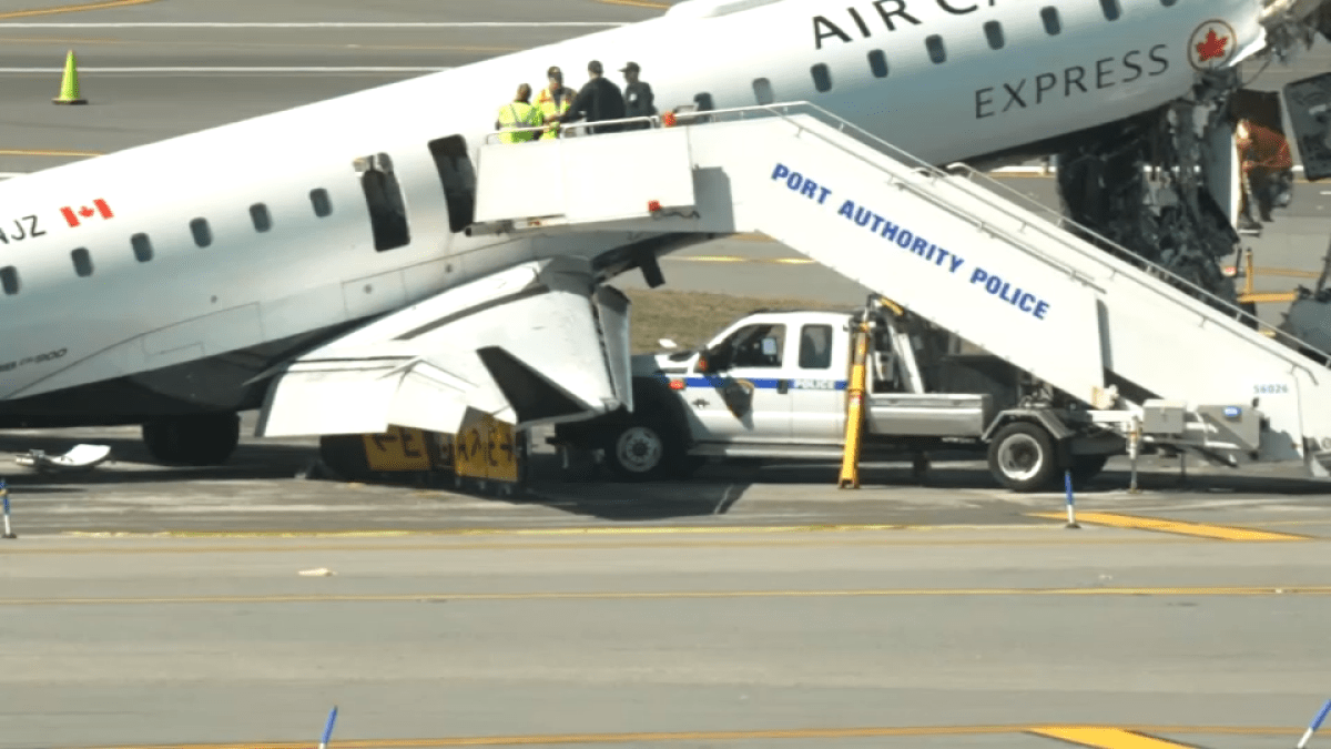 LaGuardia plane crash update from NTSB on firetruck warning system ...