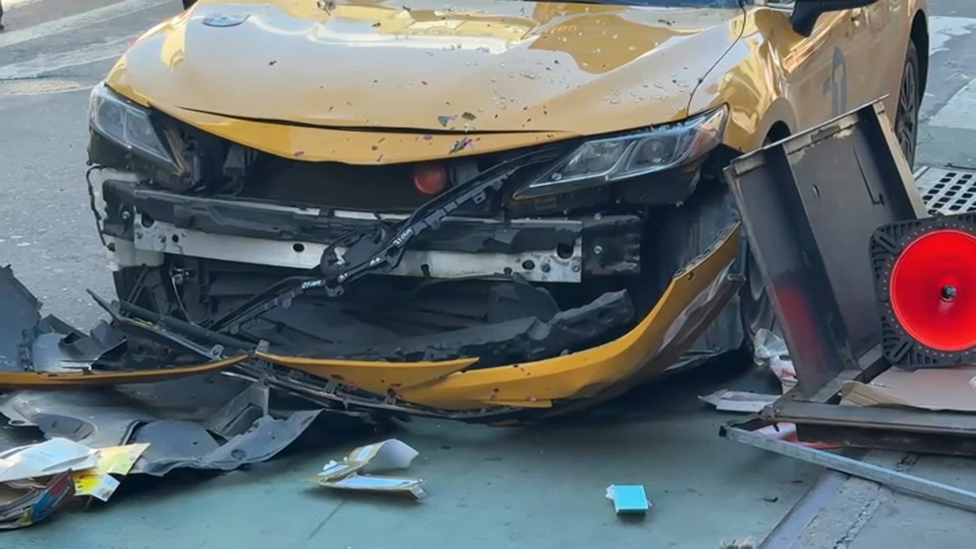 2 women struck by taxicab on Lower East Side Saturday – NBC New York