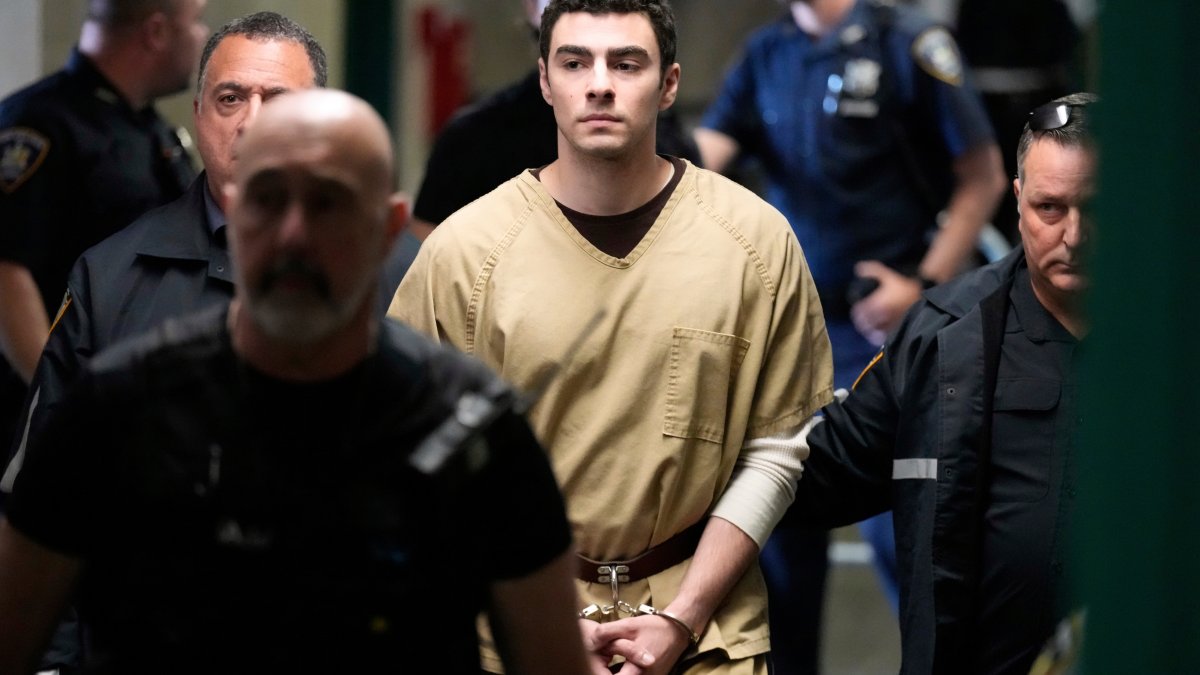 Luigi Mangione federal trial pushed back again, set for Jan. 2027 – NBC ...