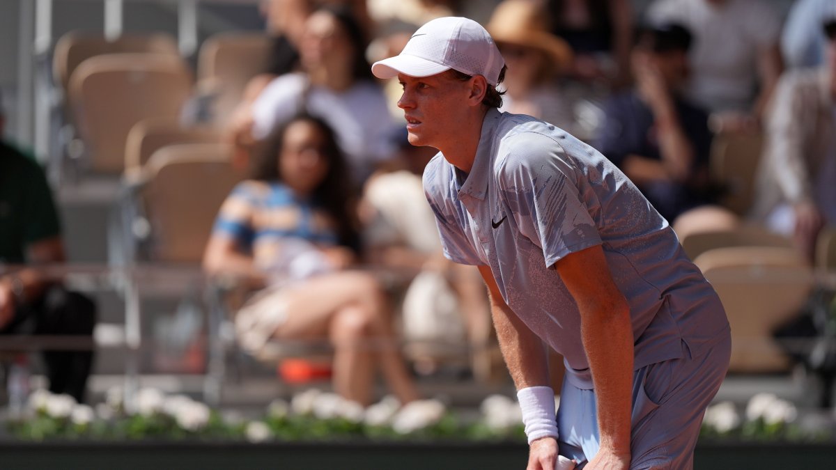 Top-ranked Jannik Sinner upset in second round of French Open – NBC New ...