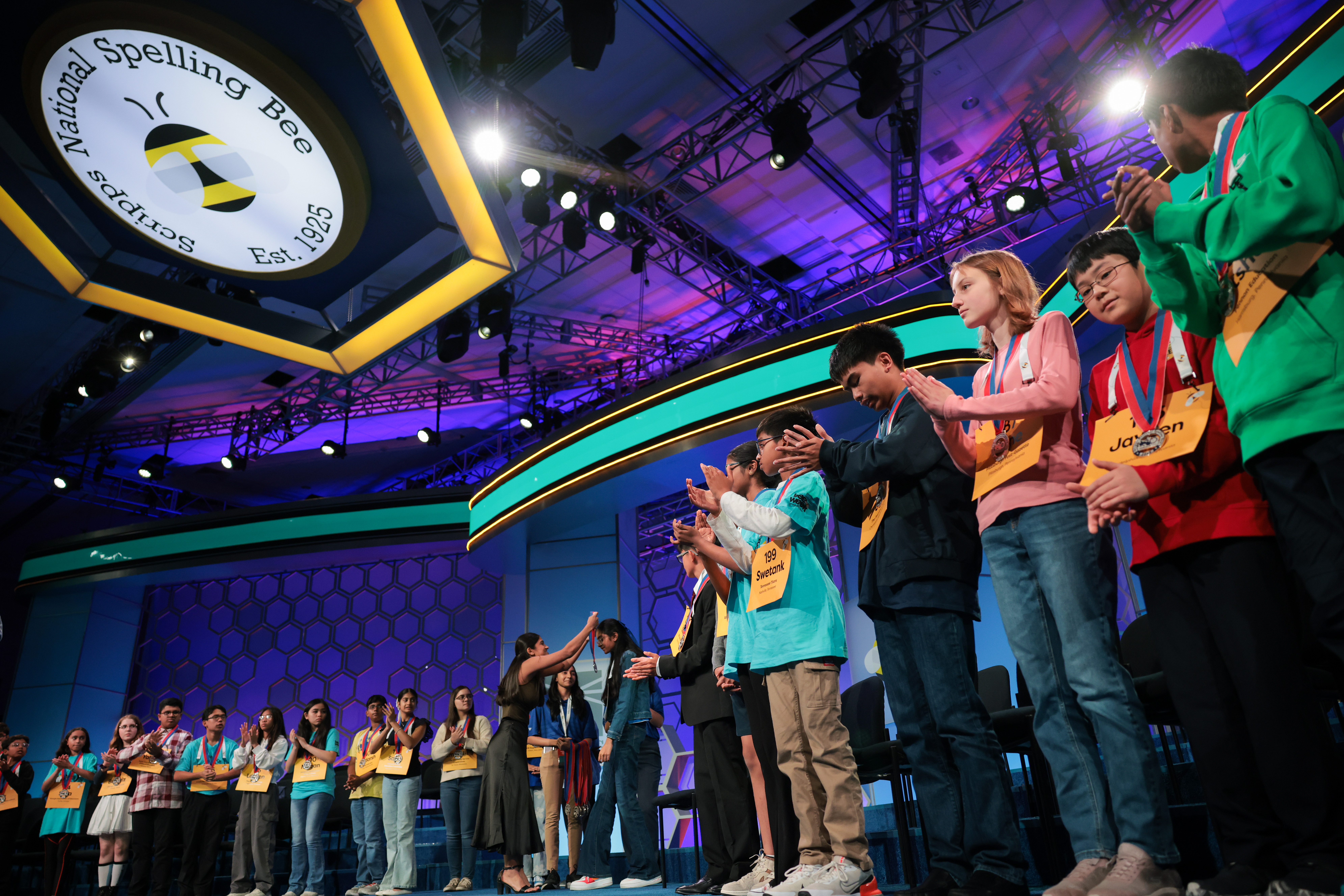 The only full-time spelling bee coach charges $180 an hour – NBC New York