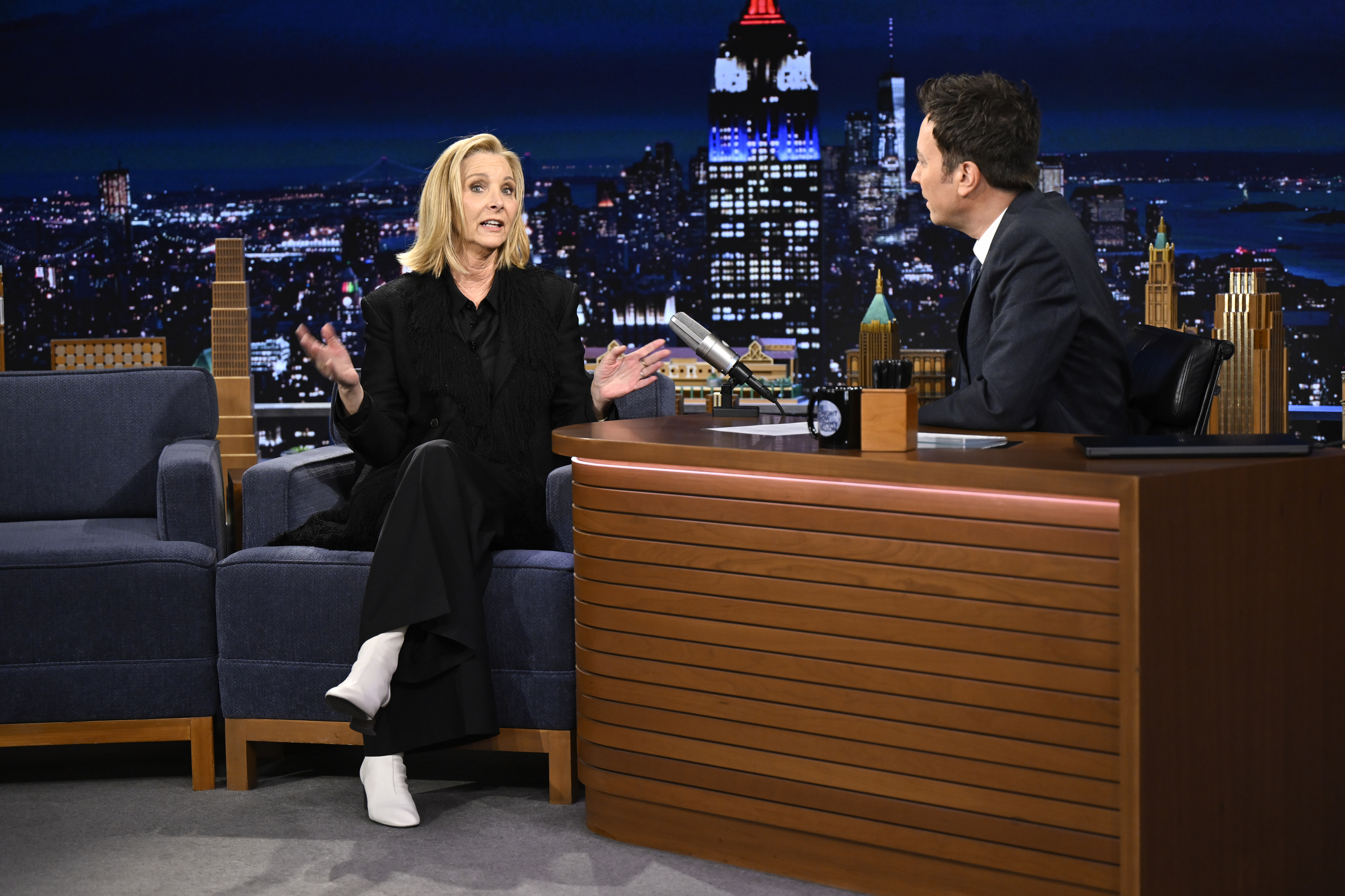 Lisa Kudrow drops a new ‘Friends’ hot take on Ross and Rachel – NBC New ...