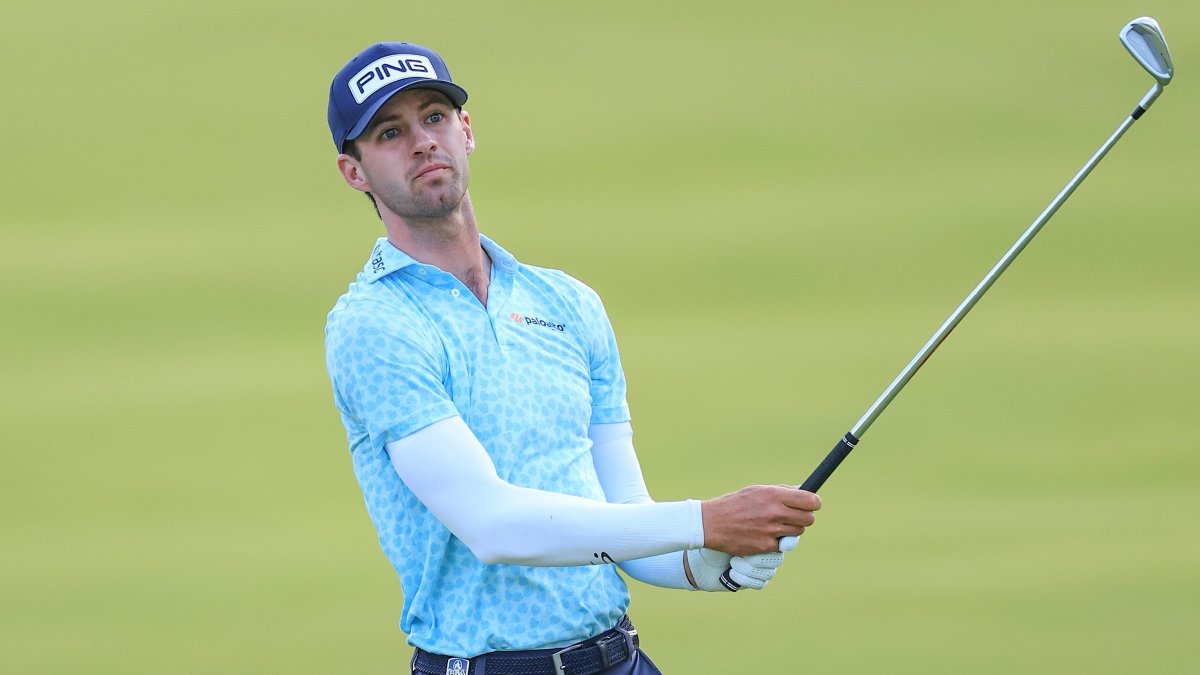 Alex Smalley takes 2-shot lead in a PGA Championship up for grabs – NBC ...