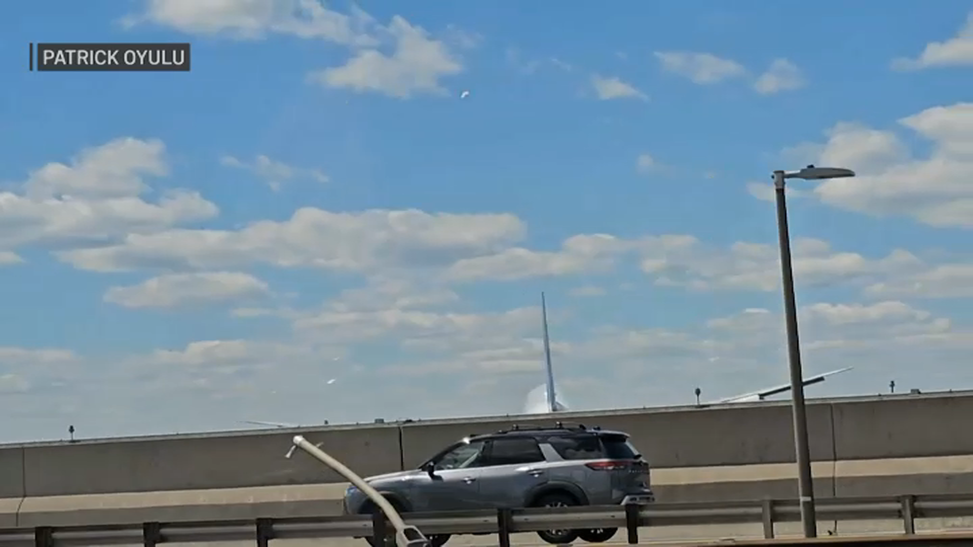 United jet hits tractor-trailer, Turnpike light pole while landing at ...