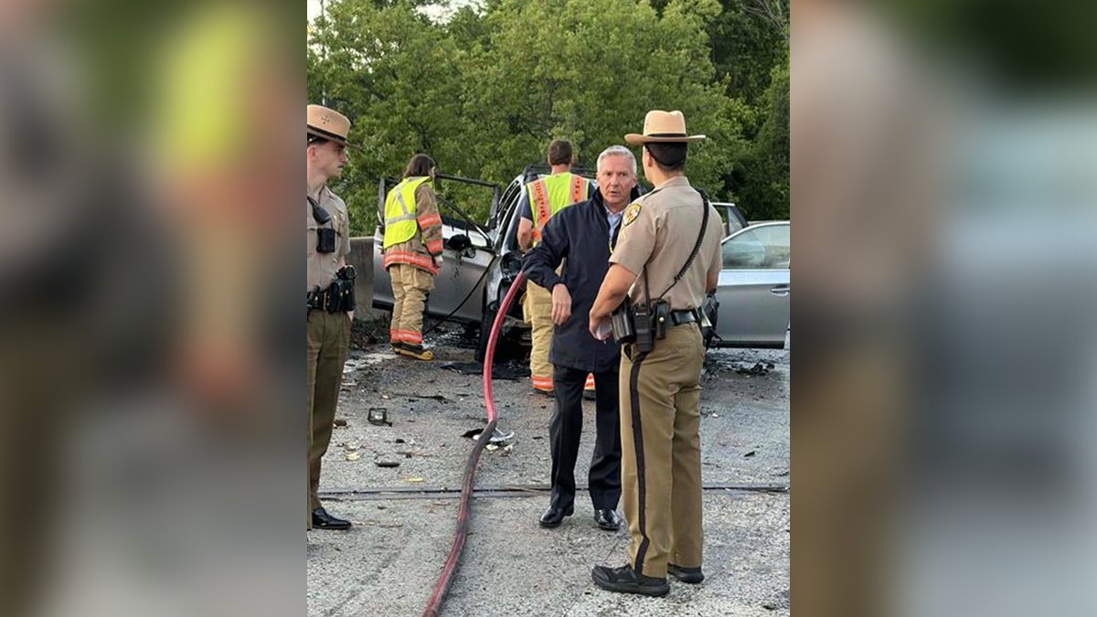 NBC’s Tom Costello rescues teen driver from burning car – NBC New York