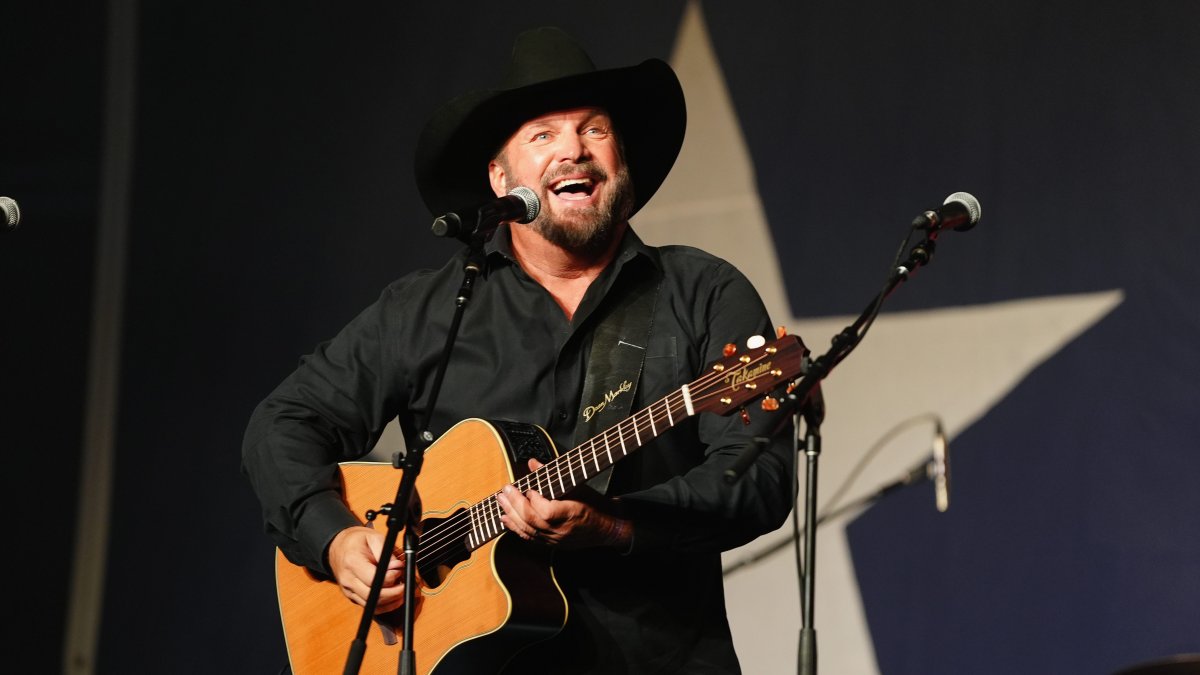 Garth Brooks seeking roughly $2 billion for music catalog: Report – NBC ...